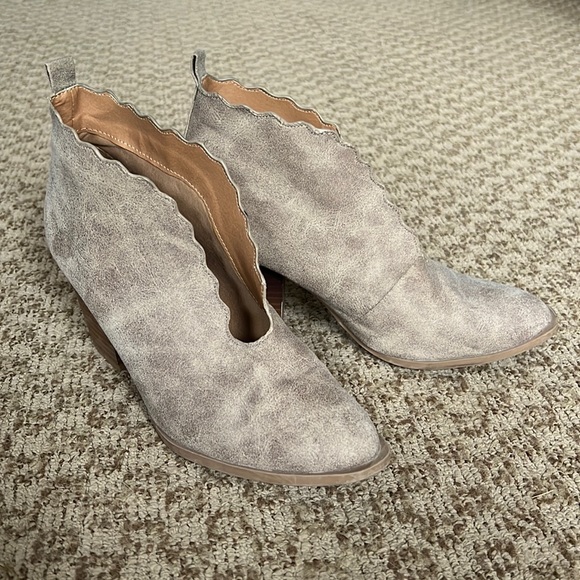 Qupid | Shoes | Qupid Womens Heeled Tan Shooties Booties Scallop Edge ...